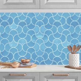 Bilderwelten K&uuml;chenr&uuml;ckwand selbstklebend blau Vintage Fliesenoptik - Geschwungene Fliese Keramikoptik - Hellblau - Retro Spritzschutz nach Ma&szlig;