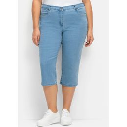 sheego Große Größen Caprijeans mit glitzerndem Katzenmotiv, blue-bleached, Größe 46 - Damen