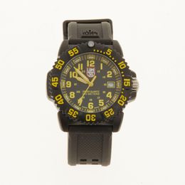 Luminox Schwarze Armbanduhr mit gelben Akzenten