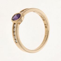 Ring aus 375er Gold mit 0,20 Karat Diamanten