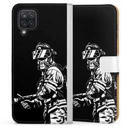 DeinDesign Galaxy A12 Handy Klapph&uuml;lle Handyh&uuml;lle aus Kunst Leder wei&szlig; Flip Case Fire Fighter Fire Fighters Life Saver Sideflip mit Lasche