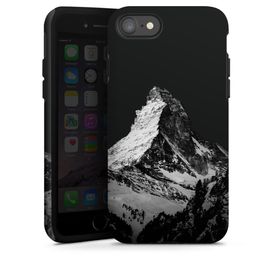 DeinDesign iPhone SE (2022) Handy Panzer Handyh&uuml;lle robuste Outdoor H&uuml;lle Schutzh&uuml;lle matt Snow Mountain Mountain Top Tough Case