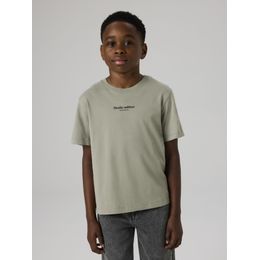 T-Shirt name it "NKMBRODY SS NREG TOP NOOS", Jungen, Gr. 116, shadow, Jersey, Obermaterial: 100% Baumwolle, unifarben, regular fit h&uuml;ftlang, Rundhals, abgesteppte Kante, Shirts T-Shirt, mit dezentem 3D-Frontmotiv
