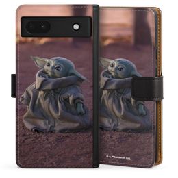 DeinDesign Google Pixel 6a Handy Klapph&uuml;lle Handyh&uuml;lle aus Kunst Leder schwarz Flip Case The Child Star Wars Baby Yoda Sideflip mit langer Lasche