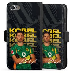 DeinDesign iPhone SE (2020) Handy Klapph&uuml;lle Handyh&uuml;lle aus Kunst Leder schwarz Flip Case Borussia Dortmund Bvb Gregor Kobel Sideflip mit Lasche