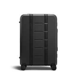 D_b_ Ramverk Pro Check-in Luggage Medium mit Aluminiumrahmen Black Out