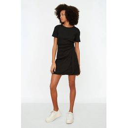 Trendyol Kleid in Schwarz - 55% | Gr&ouml;&szlig;e L | Damen-kleider