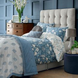 Wendebettw&auml;sche Laura Ashley "Parterre, aus Baumwoll-Satin", seaspray, blau, B/L: 200cm x 200cm, 1 Stk., 2 Stk., Satin, B/L: 50cm x 75cm & 50cm x 75cm, 3 tlg., Satin, Obermaterial: 100% Baumwolle, Bettw&auml;sche, Wendebettw&auml;sche, mit floralem Muster, inkl 2 Kissenbez&uuml;ge