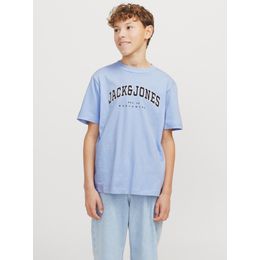 Jack & Jones Rundhalsshirt JACK & JONES JUNIOR "JJECALEB VARSITY TEE SS O-NECK NOOS JNR", Jungen, Gr. 128, blau (chambray blau fit:loose), Single Jersey, Obermaterial: 100% Baumwolle, bedruckt, relaxed fit normal, Rundhals, Shirts Rundhalsshirt