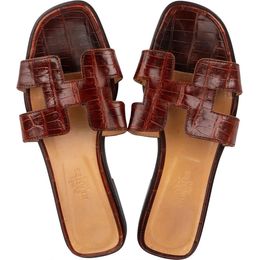 Herm&egrave;s Herm&egrave;s Sandalen - Hermes Crocodile Leather Oran Sandals (36,5) - Gr. ONE_SIZE - in Braun - f&uuml;r Damen