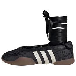 adidas originals Ballerina 'Taekwondo Mei' Damen Gr&ouml;&szlig;e 46.5/47 schwarz / wei&szlig;