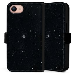 DeinDesign iPhone 16e Handy Klapph&uuml;lle Handyh&uuml;lle aus Kunst Leder schwarz Flip Case Space Weltall Astronaut Sideflip mit Lasche