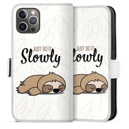 DeinDesign iPhone 12 Pro Handy Klapph&uuml;lle Handyh&uuml;lle aus Kunst Leder wei&szlig; Flip Case Animals Sloth Lazy Sunday Sideflip mit Lasche