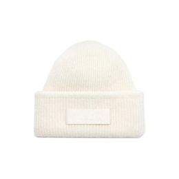 Jacquemus Caps & M&uuml;tzen - Ribbed White Beanie With Subtle Logo Detailing - Gr. ONE SIZE - in Wei&szlig; - f&uuml;r Damen