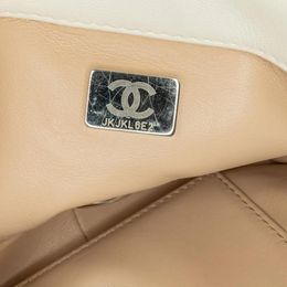 Chanel Hobo Bags - Mini Quilted Lambskin Chain Rows Flap - Gr. unisize - in Wei&szlig; - f&uuml;r Damen