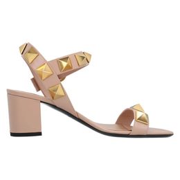 Valentino Garavani Sandalen - Roman Stud Calfskin Sandal - Gr. 36 (EU) - in Beige - f&uuml;r Damen