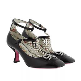Gucci Pumps & High Heels - T-strap Pumps With Pearls Leather - Gr. 38 (EU) - in Schwarz - f&uuml;r Damen