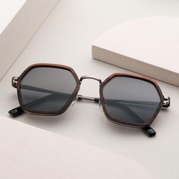 Holzkern Sonnenbrille The Sincere (Leadwood/Antiksilber)