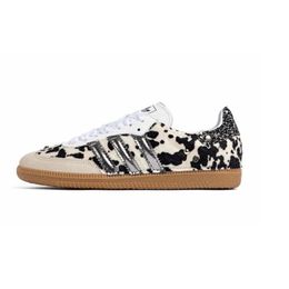 Adidas Low-Top Sneaker - Custom Cow Print Sneakers With Textured Stripes - Gr. 37_1_3 - in Braun - f&uuml;r Damen