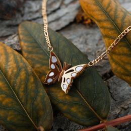 Fritillary Halskette mit blauem Perlmutt und 24k Vergoldetem Edelstahl