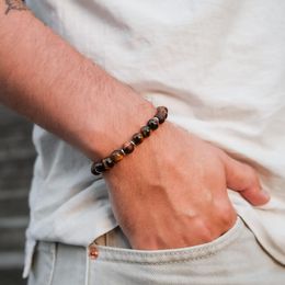 Holzkern Bracelets Herren Walnuss und Tigerauge