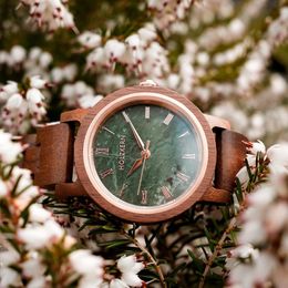 Damen Holzuhr Nymphe Walnussholz & Edelstahl in Ros&eacute;gold Holzkern