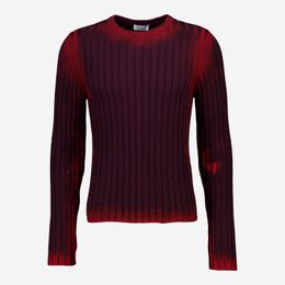 Violett-roter gerippter Pullover