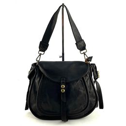 Amara Leder-Schultertasche "Denver" in Schwarz - (B)33 x (H)28 x (T)12 cm - 75% | Damen-taschen