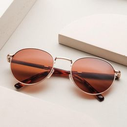 Holzkern Sonnenbrille The Achiever (Padouk/Mattgold)