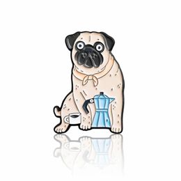 Kaffee-Pin aus Emaille, Mops mit Espressokocher