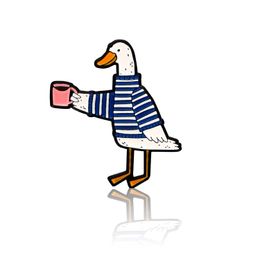 Kaffee-Pin aus Emaille, Gans mit Kaffeetasse