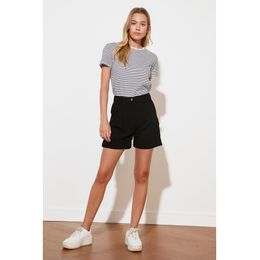 Trendyol Shorts in Schwarz - 53% | Gr&ouml;&szlig;e 38 | Shorts