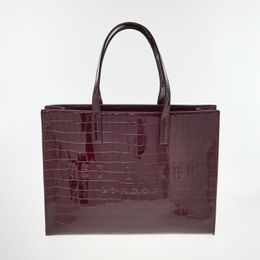 Ted Baker Burgunderrote Tote Bag in Reptiloptik