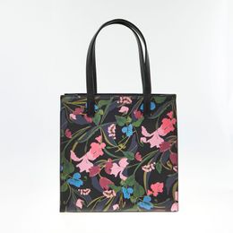 Ted Baker Schwarze Schultertasche mit Blumenmuster