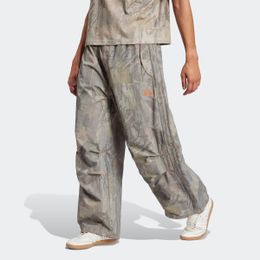 Sporthose adidas originals "CAMO PANT Q1", Herren, Gr. L, N-Gr, silber (aluminium), Obermaterial: 100% Polyamid, Hosen Sporthose, sportlicher Stil, f&uuml;r vielseitige sportliche Aktivit&auml;ten
