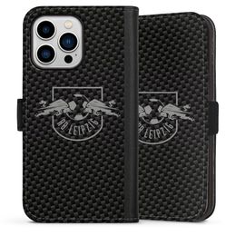 DeinDesign iPhone 13 Pro Handy Klapph&uuml;lle Handyh&uuml;lle aus Kunst Leder schwarz Flip Case Rb Leipzig Carbon Metallic Look Sideflip mit Lasche