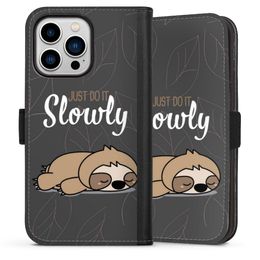 DeinDesign iPhone 13 Pro Handy Klapph&uuml;lle Handyh&uuml;lle aus Kunst Leder schwarz Flip Case Sloth Lazy Sunday Sayings Sideflip mit Lasche