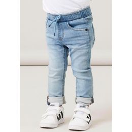 Schlupfjeans name it "NMMRYAN SLIM SWE JEANS 2472-TH NOOS", Jungen, Gr. 104, N-Gr, blau (light blau denim), Denim/Jeans, Obermaterial: 70% Baumwolle, 27% Polyester, 3% Elasthan, leichte Abriebeffekte, regular fit lang, Jeans Schlupfjeans, im Jogging Style