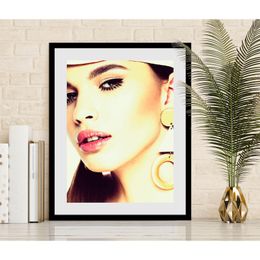 queence Bild &raquo;Ania&laquo; Art Bilder von Frauen Fashion Frau Kunst Magazincover Mode 1 Stk. tlg. HD Premium Poster-Druck inkl. Holzrahmen gold Acrylglas, 