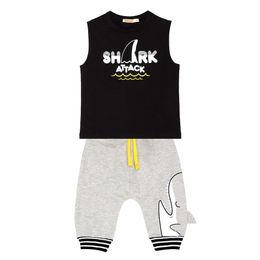 Denokids T-Shirt & Caprihose Set Shark Attack Jungen Gr&ouml;&szlig;e 116 schwarz