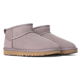 UGG Australia Schlupfboots UGG "Unisex Classic Ultra Mini", Damen, Gr. 5 (36), lila (flieder), Veloursleder, Schuhe Schlupfboots, Bequemschuh, Flats, Hausschuh, Freizeitschuh mit Logopatch