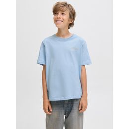 Jack & Jones T-Shirt JACK & JONES JUNIOR "JJEBRANDES BACKP RELAXED TEE SS SN JNR", Jungen, Gr. 128, blau (chambray blau), Single Jersey, Obermaterial: 100% Baumwolle, bedruckt, relaxed fit normal, Rundhals, Shirts T-Shirt