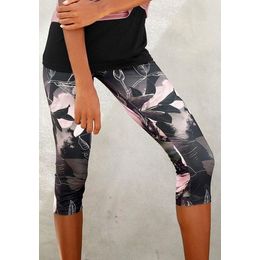 active by Lascana LASCANA ACTIVE Caprileggings 'Tropical' mehrfarbig Gr. XS (32/34) f&uuml;r Damen. Mit Logodruck, Allover-Druck. Figurbetont. Nachhaltig.