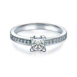 Trilani Ring aus Sterling Silber mit Zirkonia in silber | Gr.: 50