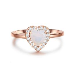 Glanzst&uuml;cke M&uuml;nchen Glanzst&uuml;cke M&uuml;nchen Ring Herz aus Sterling Silber mit Mondstein (synth.) und Zirkonia in ros&eacute;gold | Gr.: 50