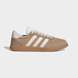 Damen Sneaker "BREAKNET SLEEK", adidas Sportswear, Gr. 40,5warm sandstone, core wei&szlig;, gum 3, Leder, Synthetik, Schuhe, inspiriert vom Design des