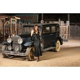 Fototapete papermoon "GANGSTER-FRAU 20 JAHR VINTAGE RETRO OLDTIMER GARAGE XXL", bunt, B:2m L:1,49m, Vlies, Tapeten, Fototapete