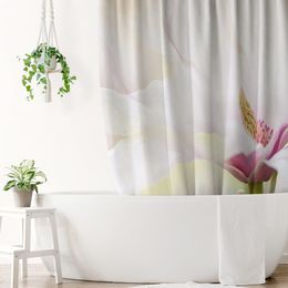 Duschvorhang Zarte Magnolienbl&uuml;te