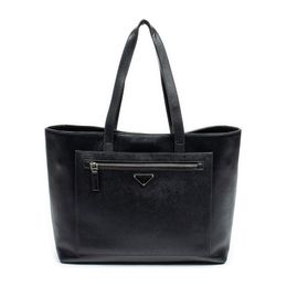 Prada Leder-Schultertasche in Schwarz - (B)38 x (H)31 x (T)14 cm - 42% | Damen-taschen