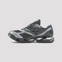 Mizuno Low-Top Sneaker - Dynamic Black Sneakers With Cushioned Support - Gr. 10_5 - in Grau - f&uuml;r Damen